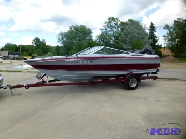 1988 Maxum 19.5' Power Recreation B... | JCB Back Hoe & Maxum Boat | K-BID