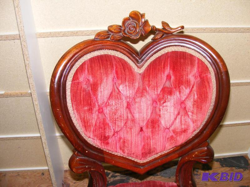 Vintage Ladies Chair, Heart Shaped ... | Mankie Estate Sale | K-BID