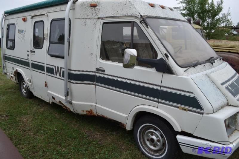 Early 1980's Winnebago LaSharo | Kruize Farm Vintage Trucks, Tractors ...