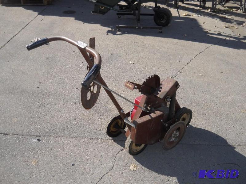 Turfco Edge R Rite Bed Edger. Runs. No Reserve! | Snow Removal ...