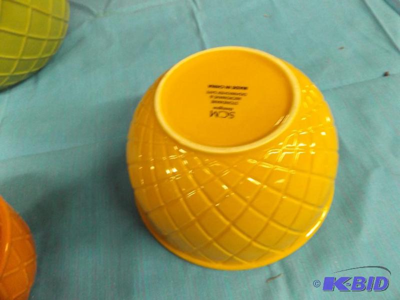 SCM Designs Stoneware Mixing Bowls, Mircrowav... | Homstad Estate Sale ...