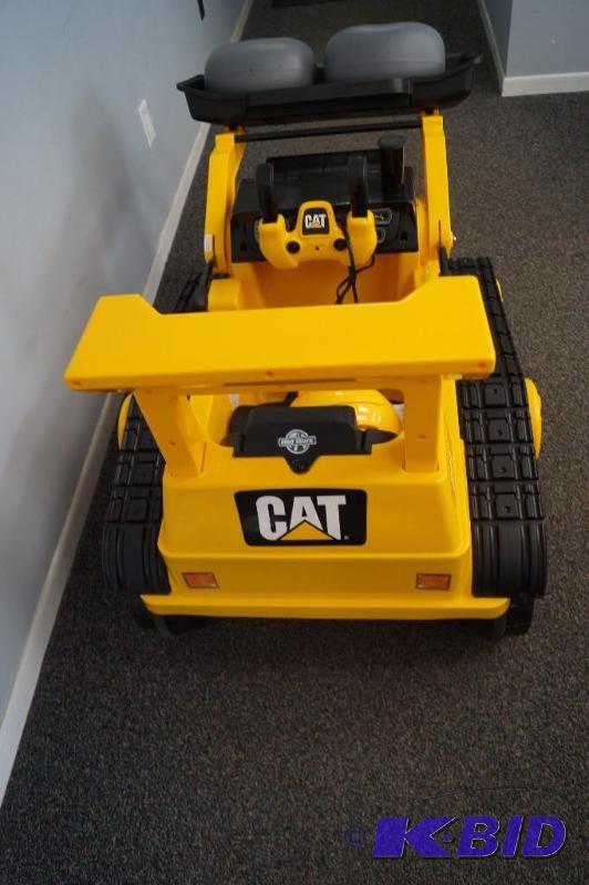 Kid Trax Caterpillar Bulldozer | Moorhead Liquidation Power Wheels #6 ...