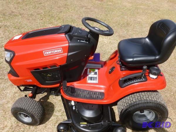 Craftsman 3200 series riding lawn tractor. 22... | SnS Auctions # 158 ...