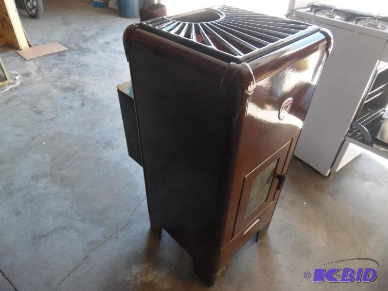 Jungers Antique Oil Stove | We Sell Your Stuff Inc. Auction 204 | K-BID