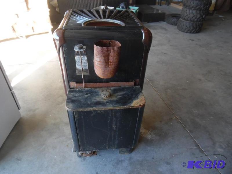 Jungers Antique Oil Stove | We Sell Your Stuff Inc. Auction 204 | K-BID